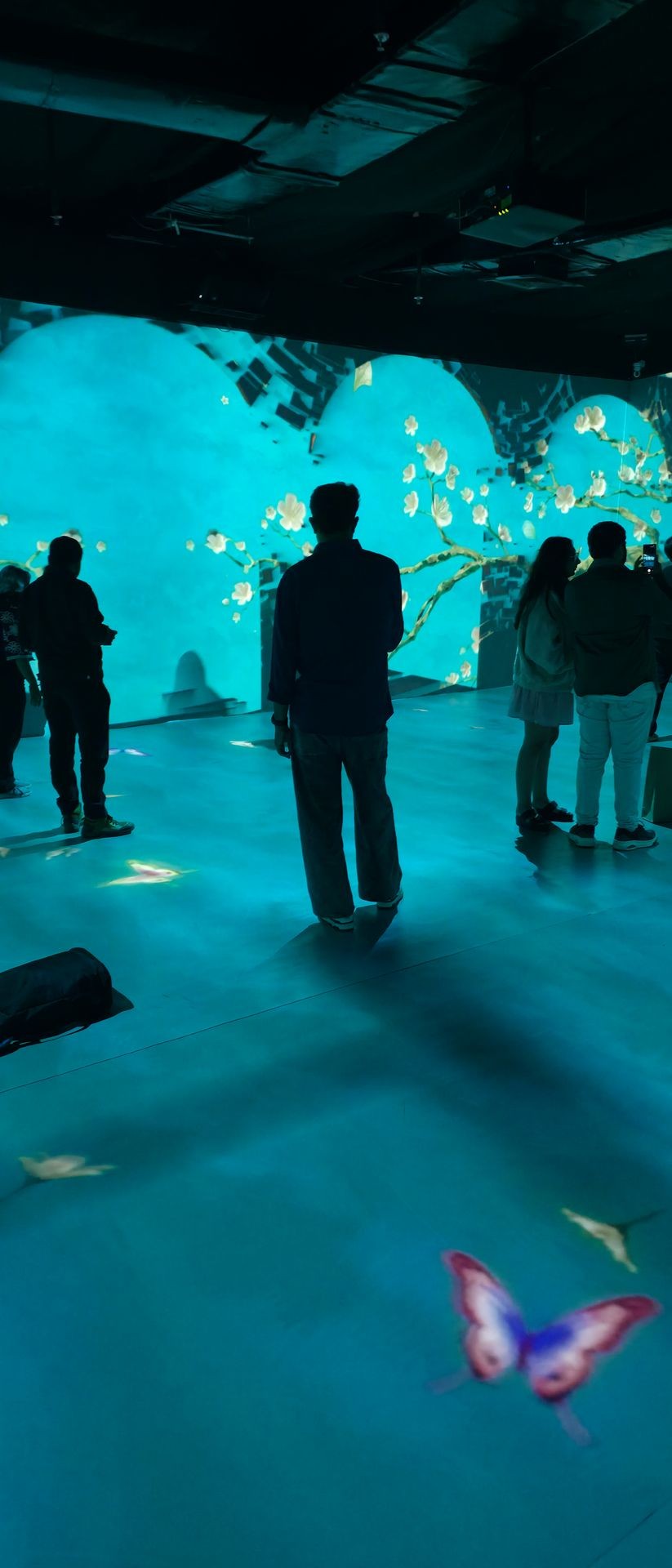 LEGENDS IMMERSIVE CINEMA